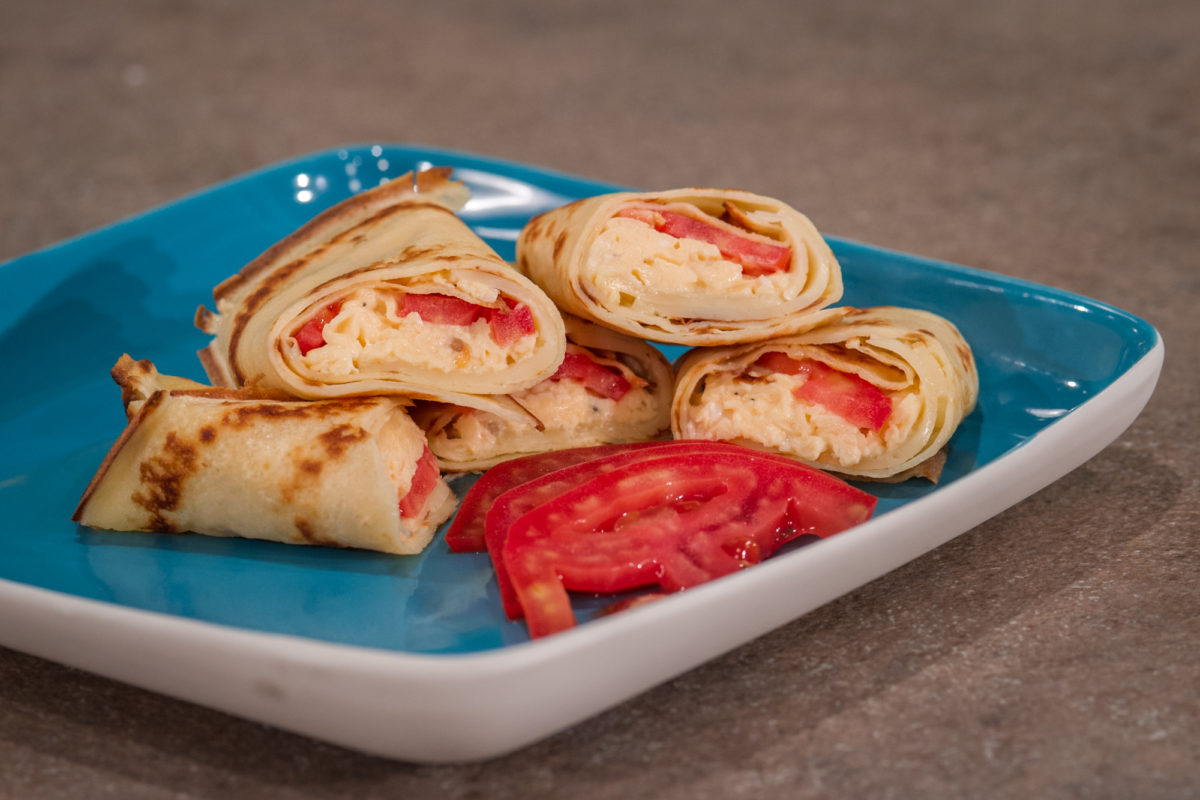 ΚΡΕΠΑ ΓΕΜΙΣΤΗ ΜΕ SCRAMBLED EGGS, NTOMATA & HAVARTI - Chef στον Αέρα