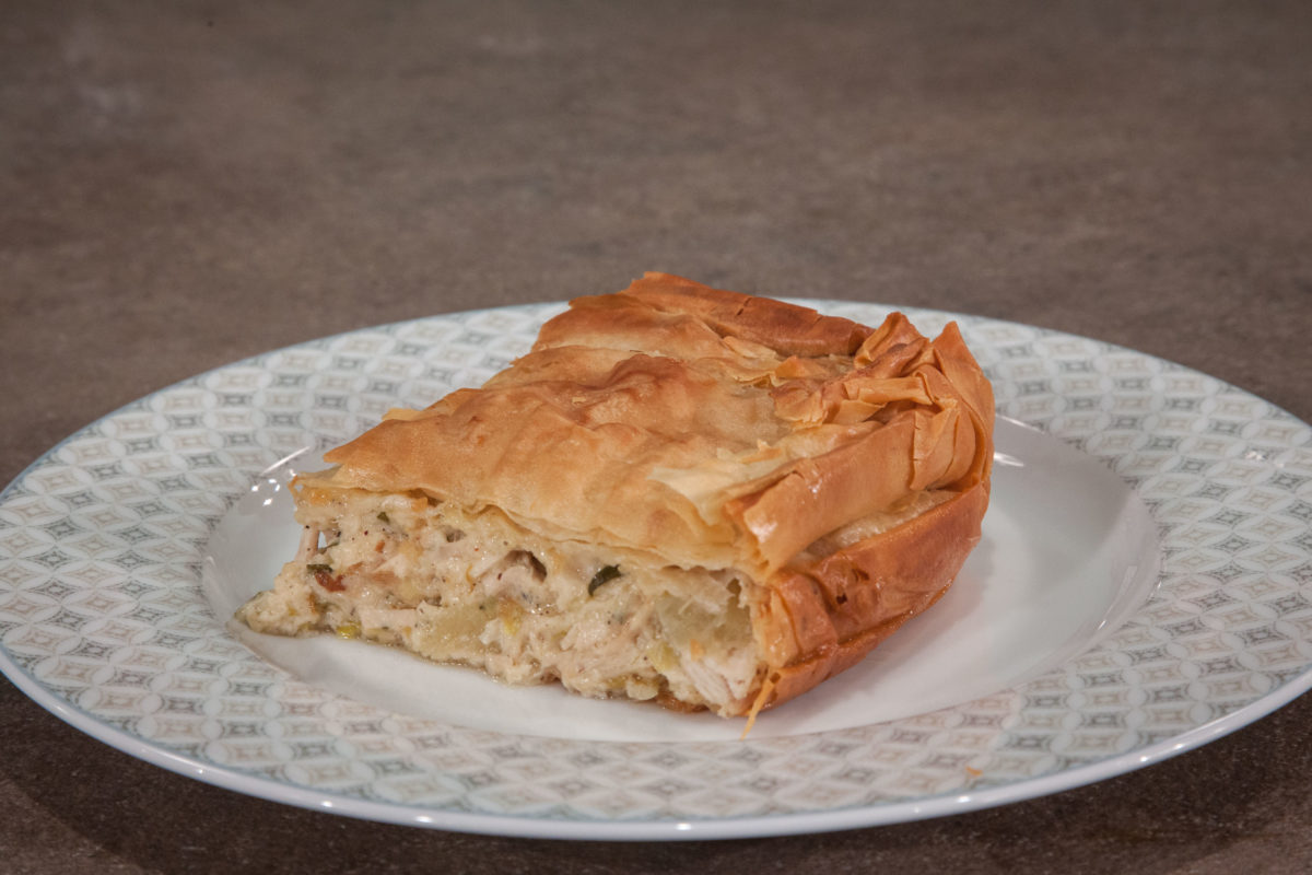 ΚΟΤΟΠΙΤΑ ΜΕ ΕΣΤΡΑΓΚΟΝ & ΠΡΑΣΙΝΟ ΜΗΛΟ - Chef στον Αέρα