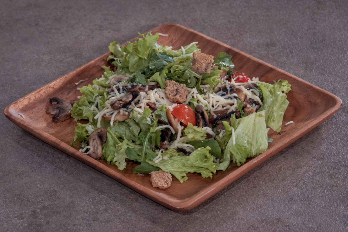 ΣΑΛΑΤΑ ΜΕ ΜΑΝΙΤΑΡΙΑ ΣΩΤΕ, ΜΟΖΖΑRELLA & DRESSING ΒΑΛΣΑΜΙΚΟΥ ΜΕ ΜΕΛΙ ...